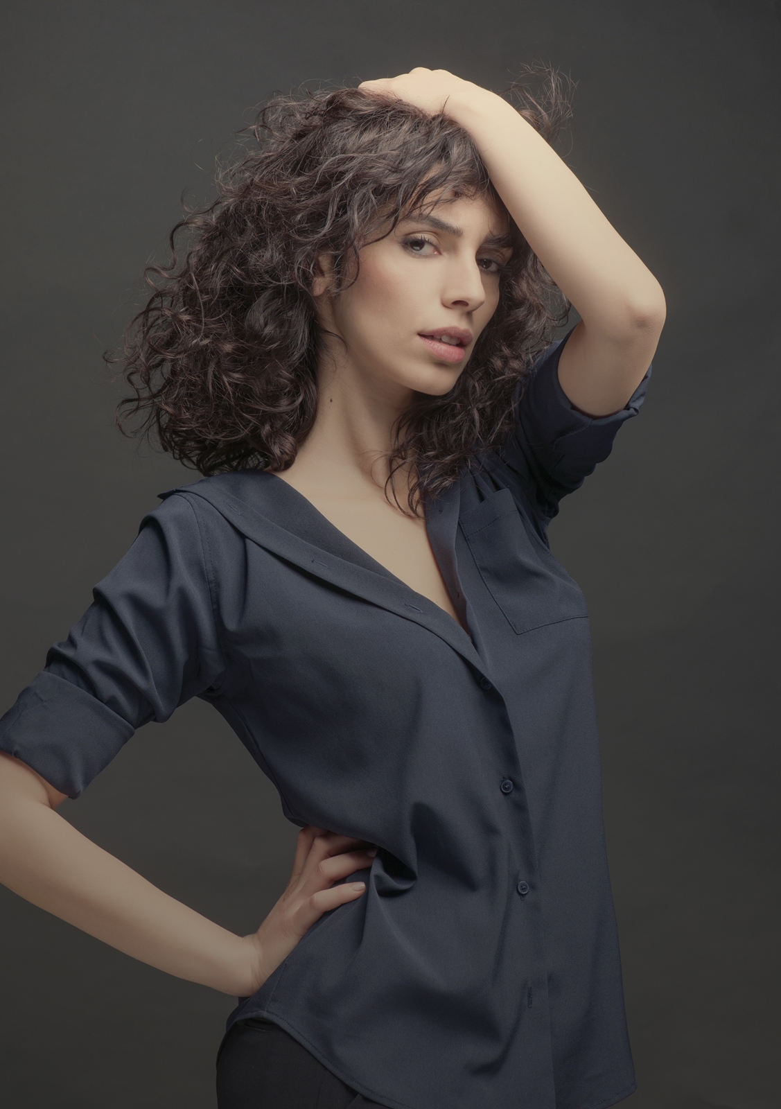 Oynadığı karakterlerle oyunculuğu doyasıya yaşayan bir isim: Ezgi Çelik ...